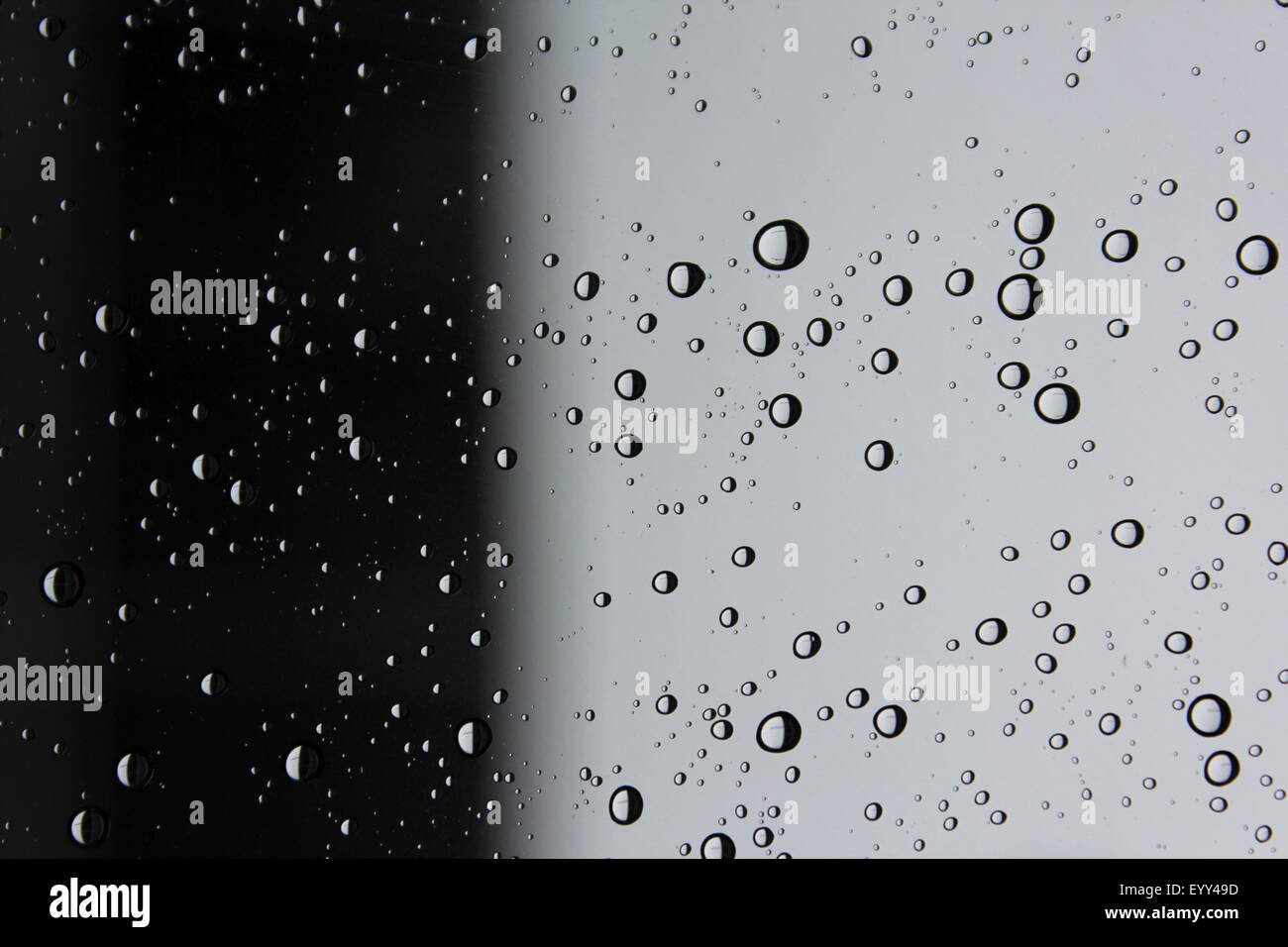 Water drops on glass hi-res stock photography and images - Alamy