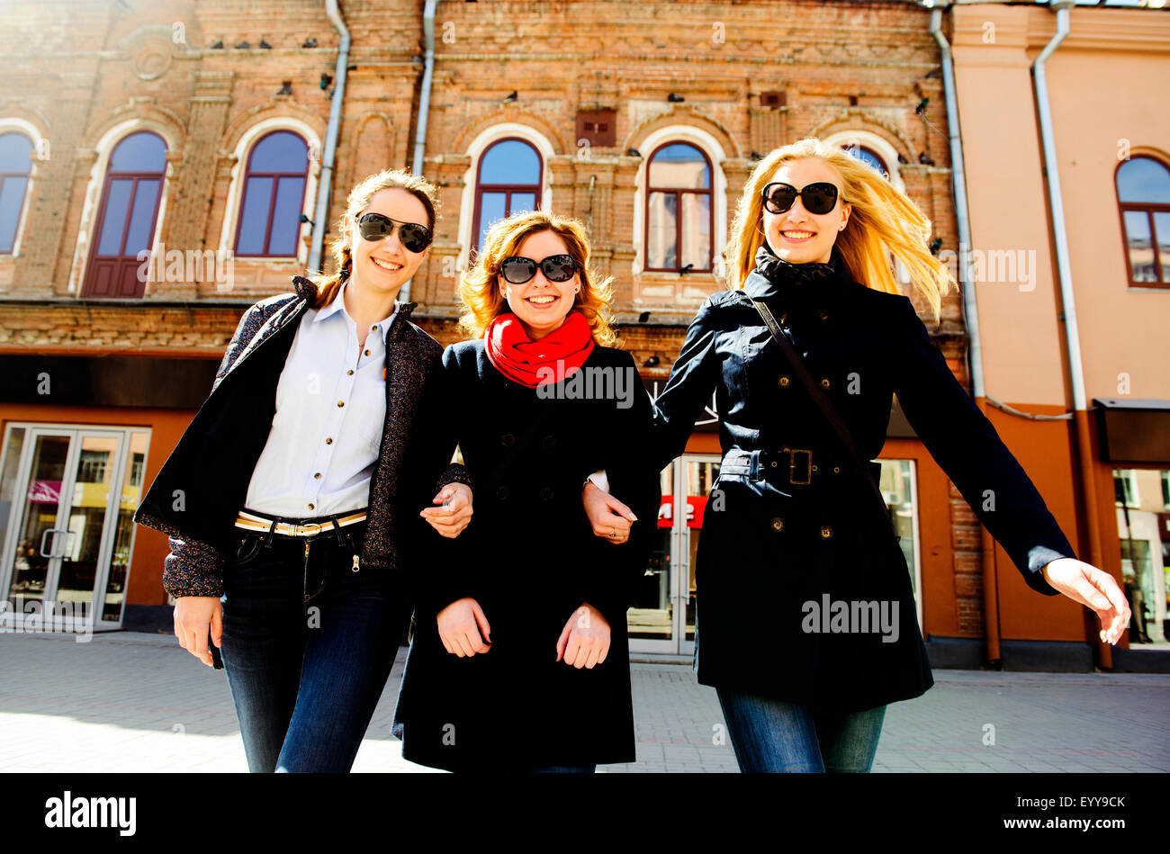 Woman walking in hot sun hi-res stock photography and images - Alamy