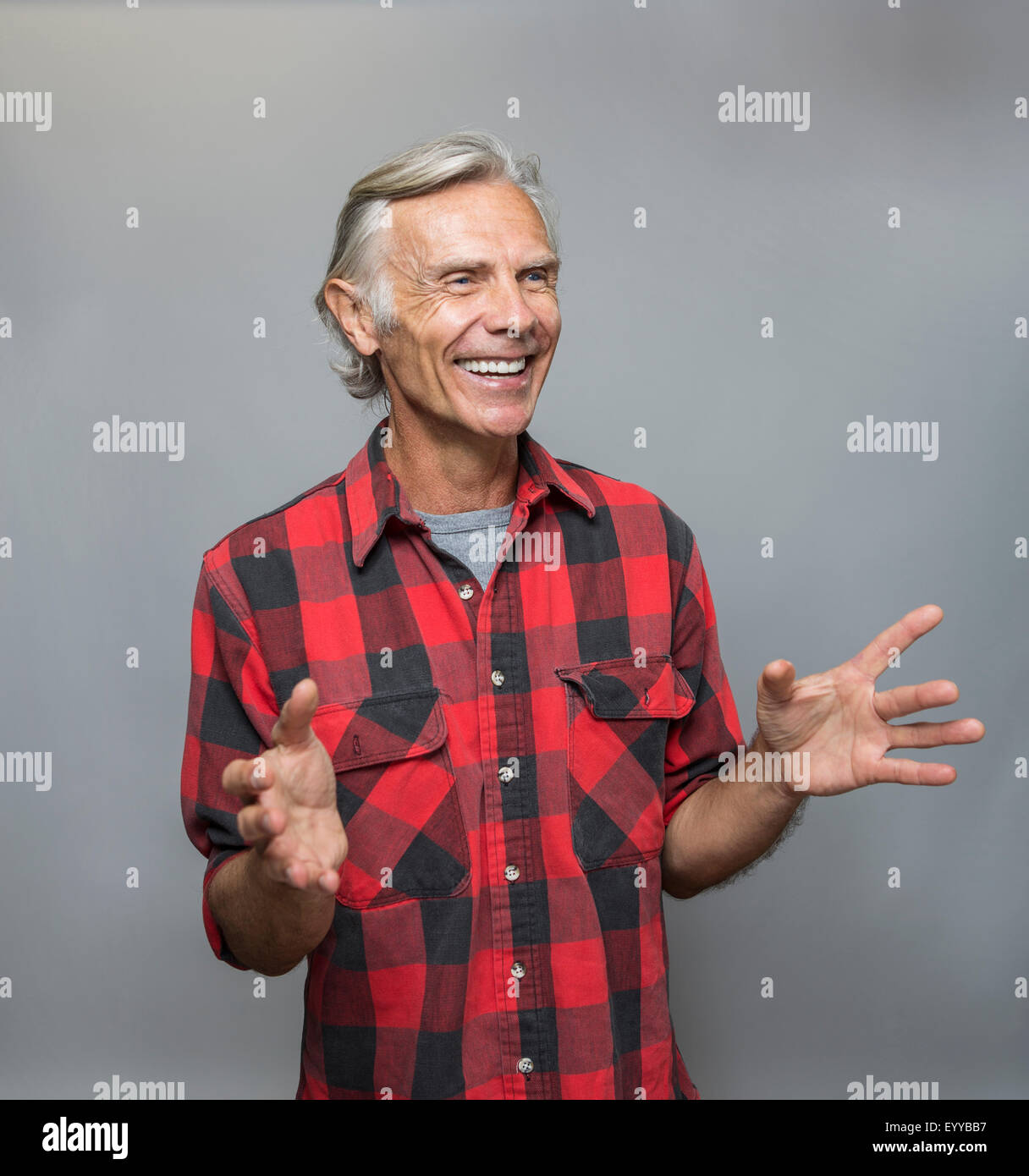 Man standing gesturing hi-res stock photography and images - Alamy