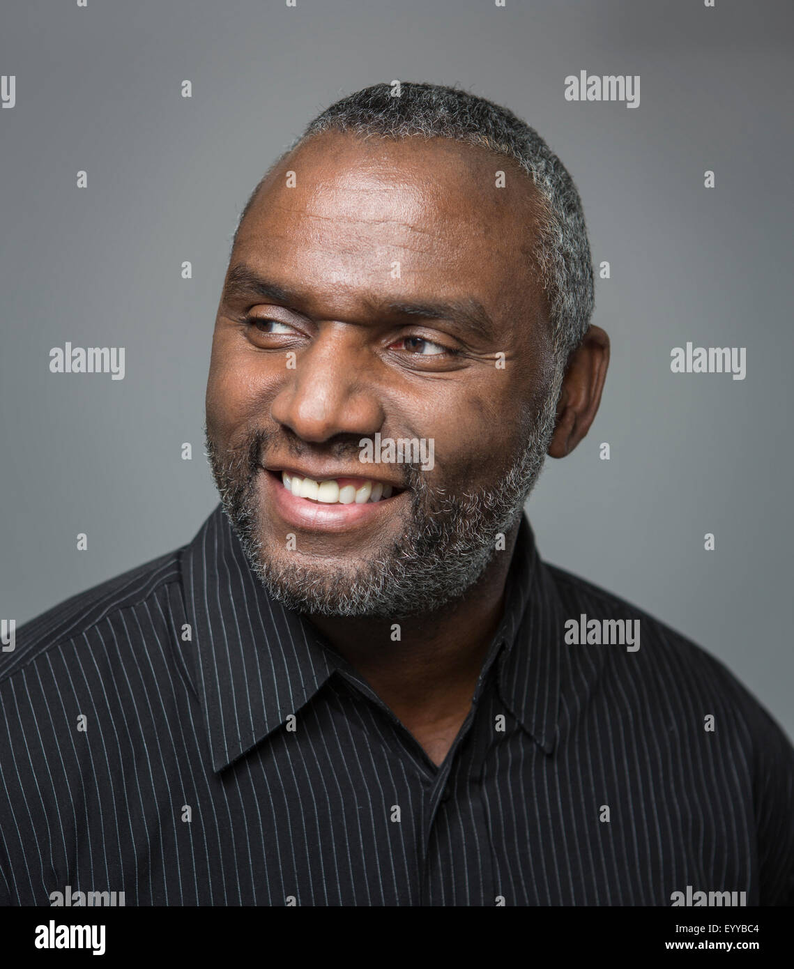 Head shoulders older african american hi-res stock photography and images - Alamy