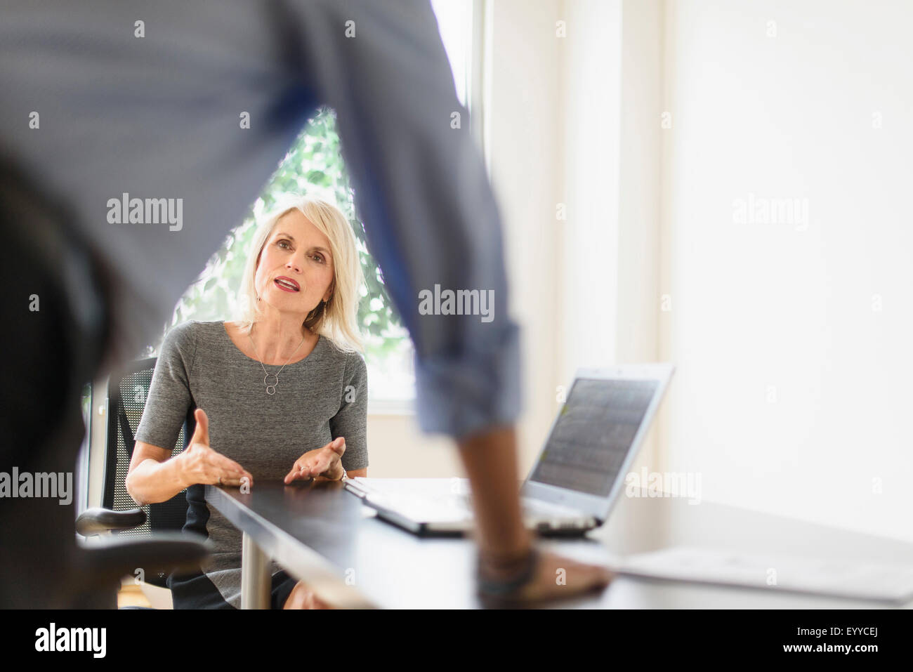 Two people arguing hi-res stock photography and images - Alamy