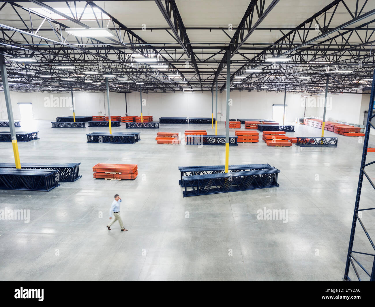 Walking empty hi-res stock photography and images - Alamy