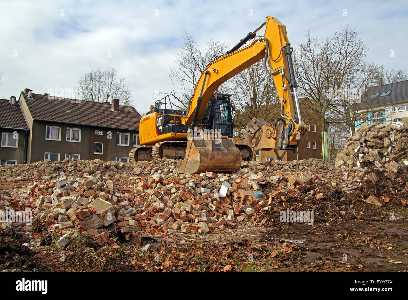 Demolition equipment hi-res stock photography and images - Alamy