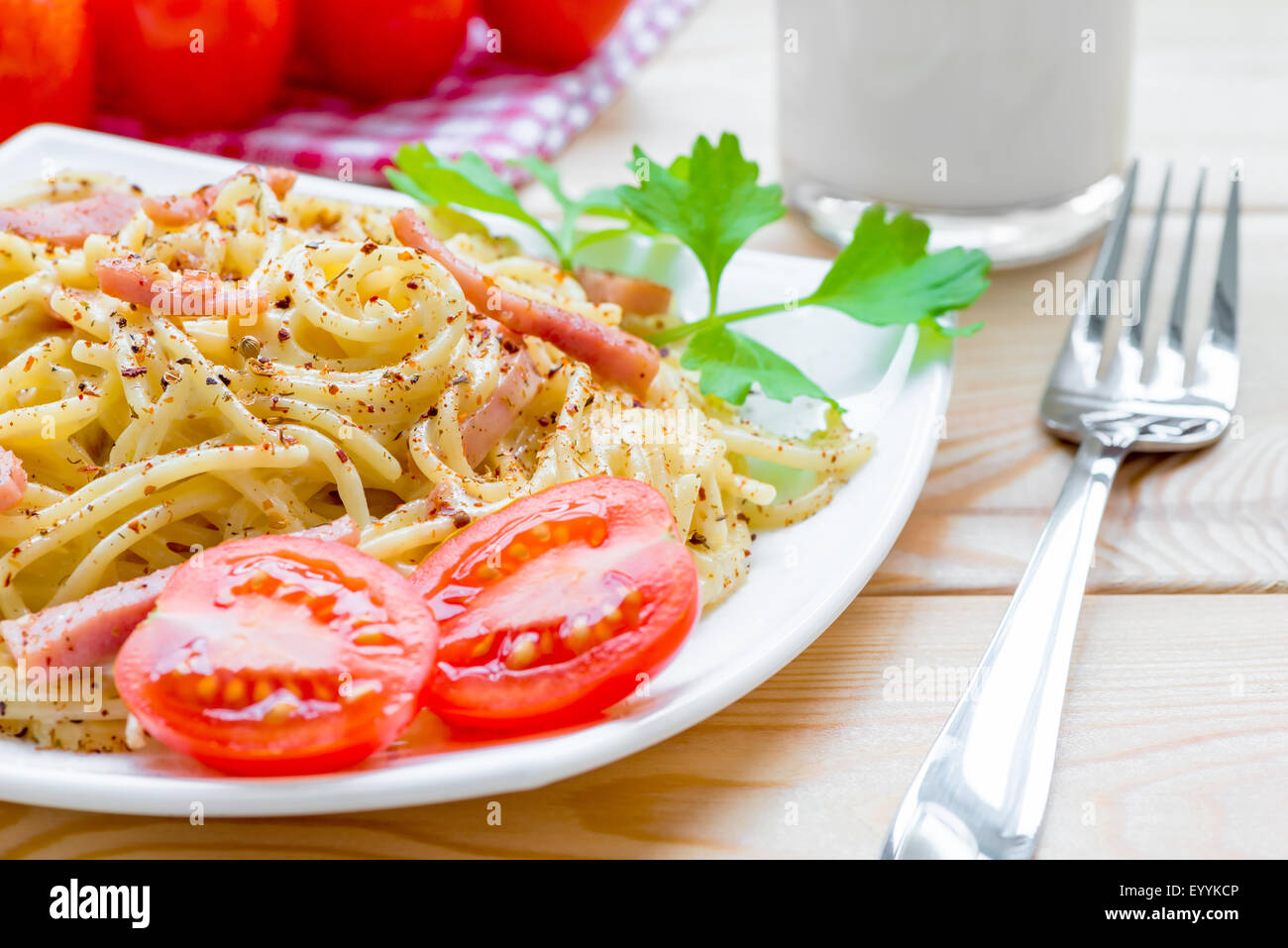 Italian beautiful eating pasta hi-res stock photography and images - Alamy