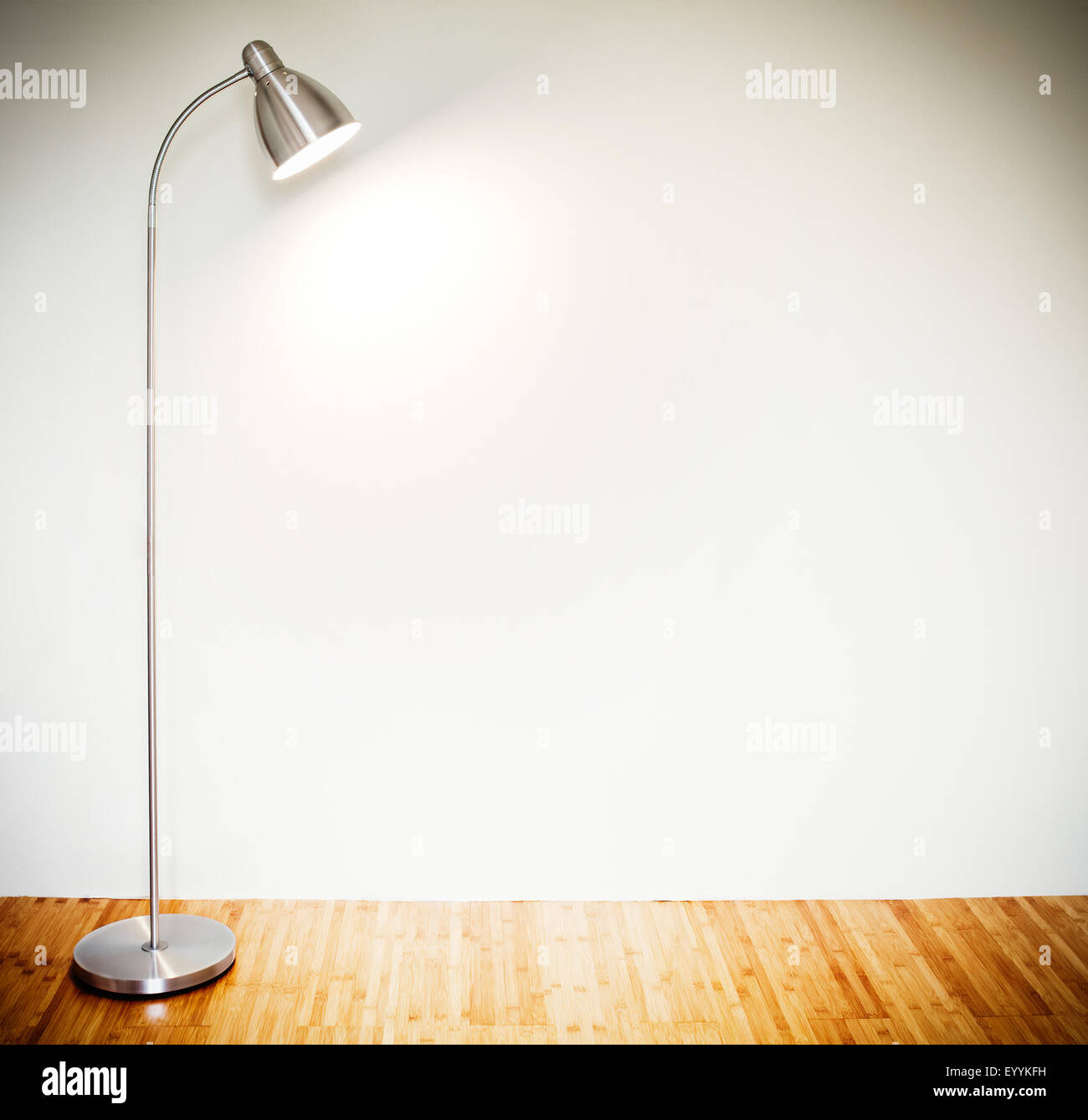 Empty room lamp hi-res stock photography and images - Alamy