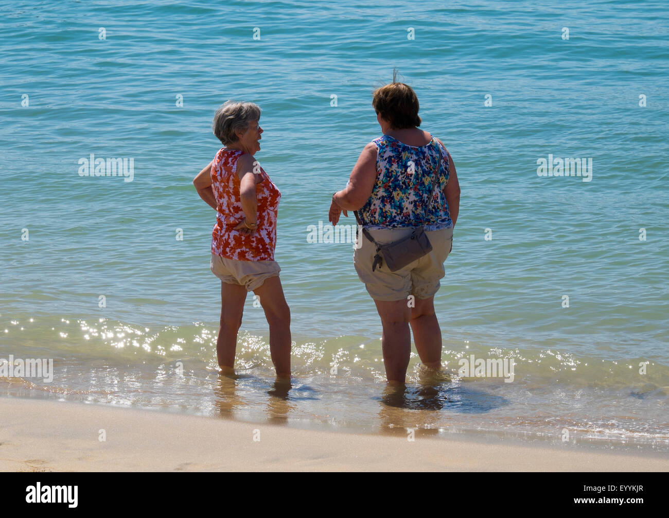 Women paddling hi-res stock photography and images - Alamy