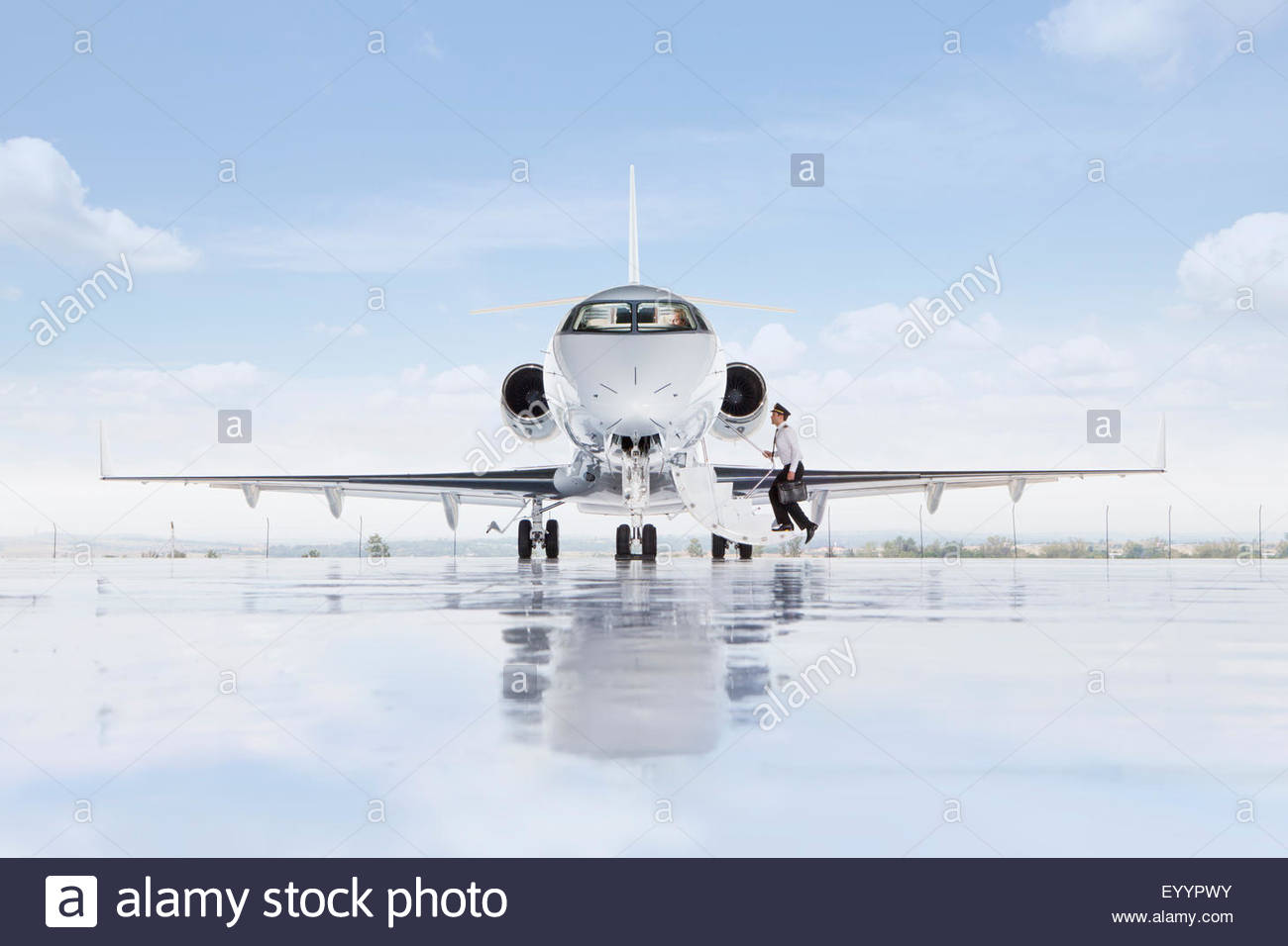 Elite Pilot Stock Photos & Elite Pilot Stock Images - Alamy