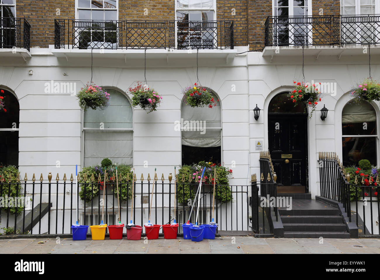 Lined up outside building hi-res stock photography and images - Alamy