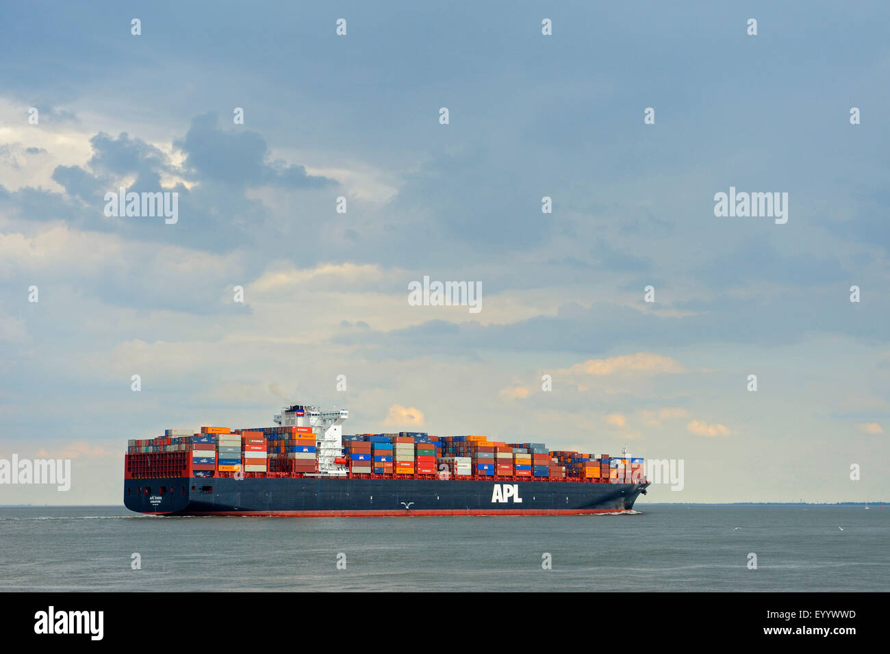 cargo ship in the North Sea, Germany, Lower Saxony, Elbe, Cuxhaven ...
