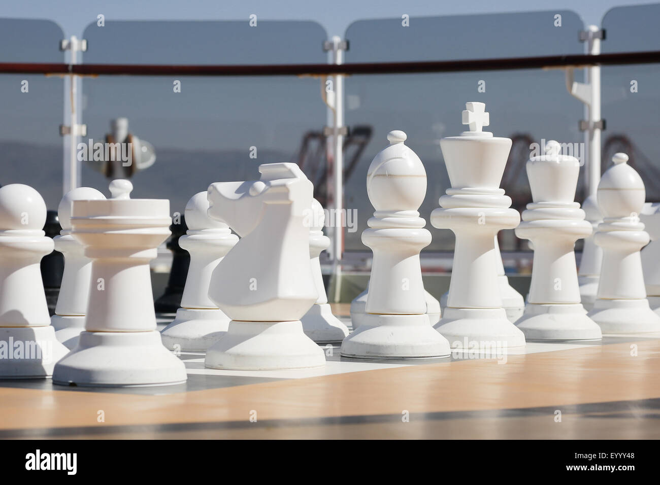 The giant cunard liner queen elizabeth hi-res stock photography and ...