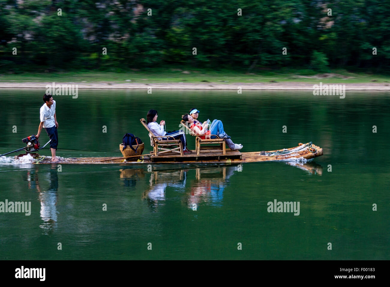 Chinese tourist on a raft hi-res stock photography and images - Alamy