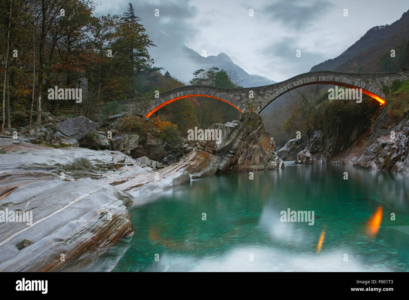 Ponte dei Salti, bridge Lavertezzo in valley of Verzasca, Switzerland ...