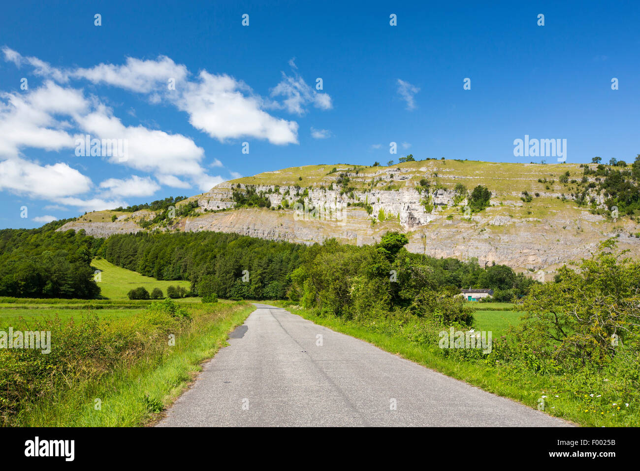 Whitbarrow scar hi-res stock photography and images - Alamy