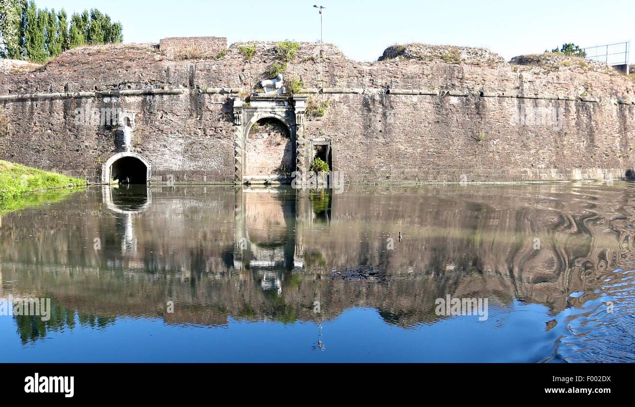 (150805) -- PADUA, Aug. 5, 2015 (Xinhua) -- Photo taken on July 29 ...