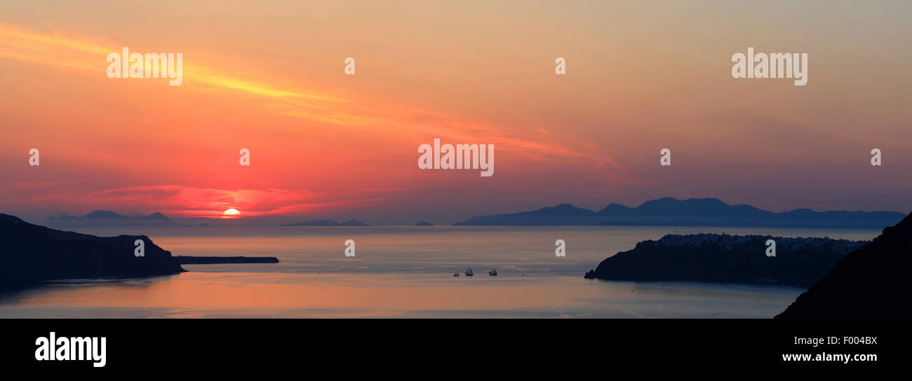 caldera of Santorin at sunset, Greece, Cyclades, Santorin Stock Photo ...