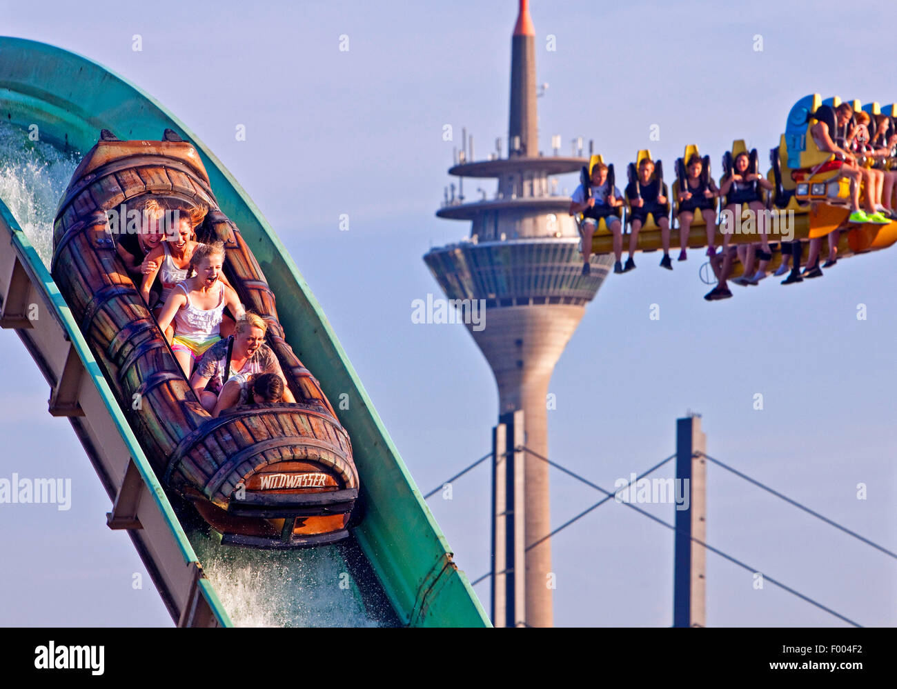 Women in telecommunication hi-res stock photography and images - Alamy