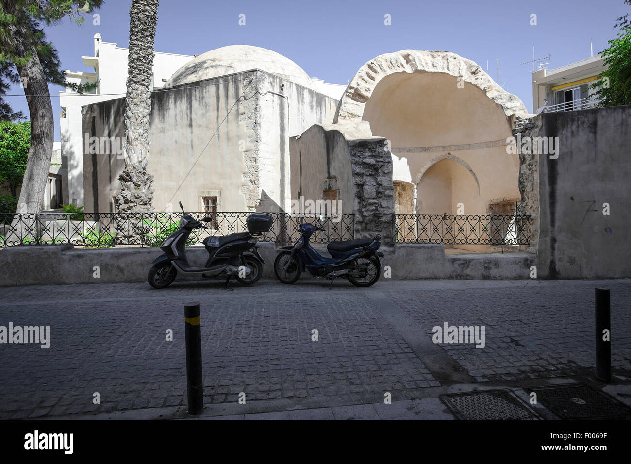 Kara musa pasha mosque rethymnon hi-res stock photography and images ...