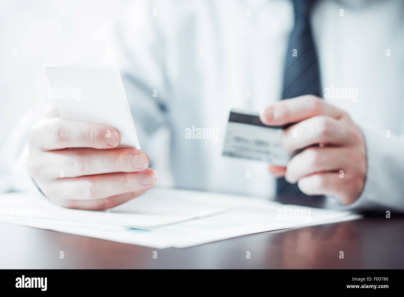 Hands wallet bank card hi-res stock photography and images - Alamy