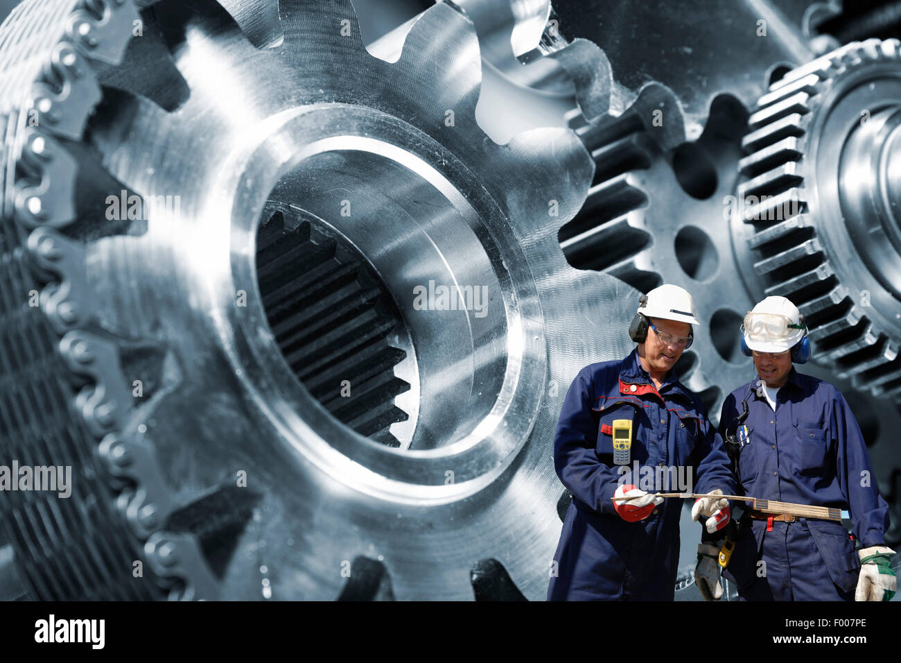 Mechanics cogwheels hi-res stock photography and images - Alamy