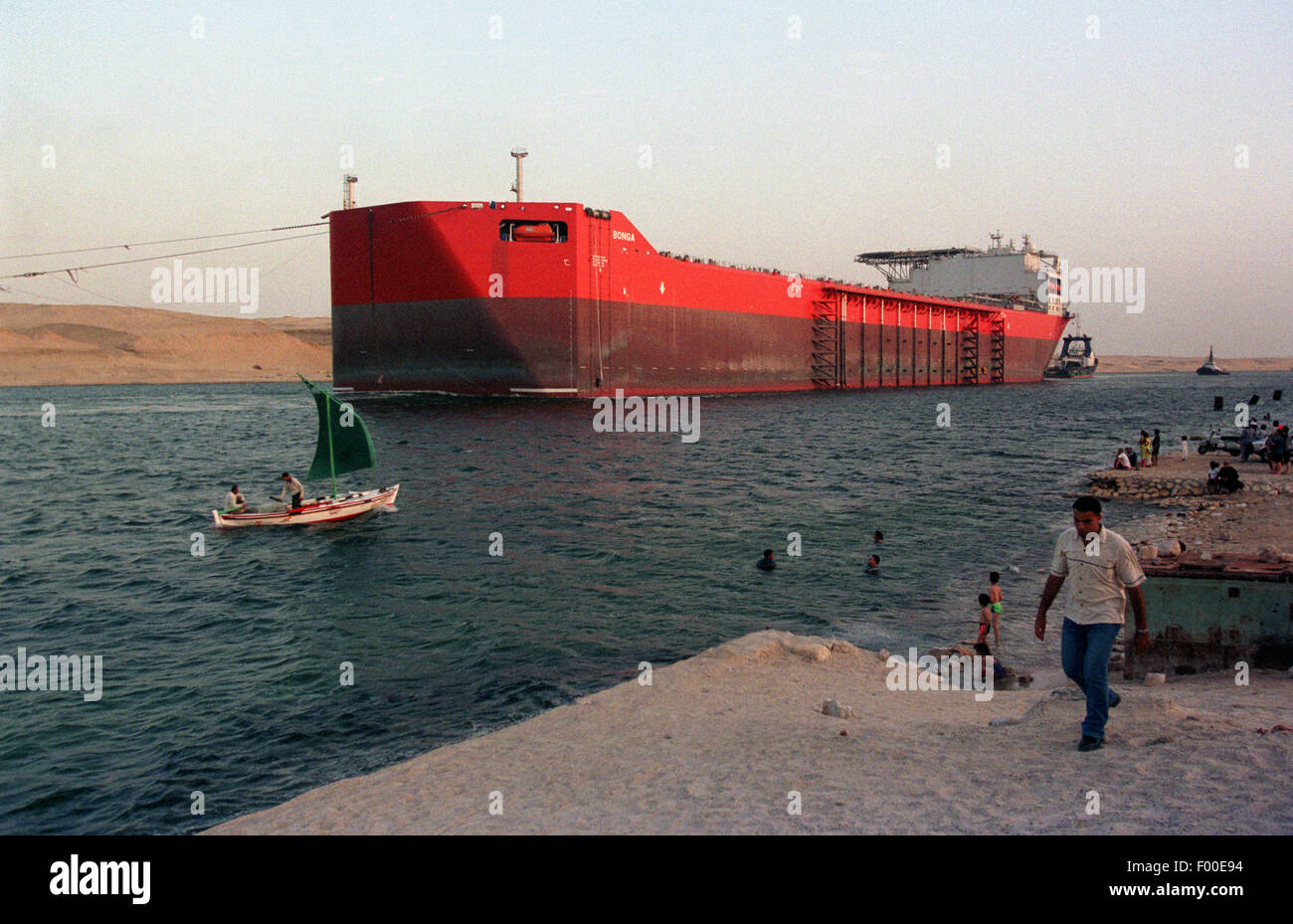 Worlds largest tanker hi-res stock photography and images - Alamy