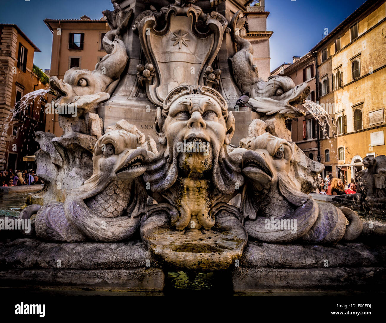 Ugly fountain hi-res stock photography and images - Alamy