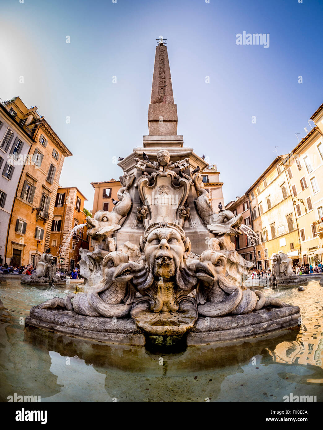 Ugly fountain hi-res stock photography and images - Alamy