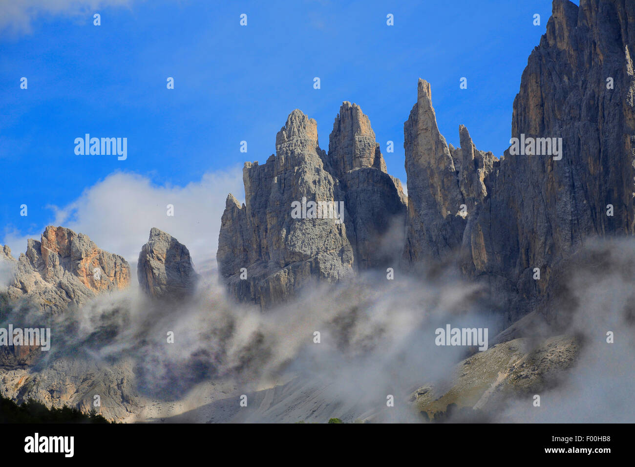Vajolet Towers of Rosengarten group, Italy, South Tyrol, Dolomites ...