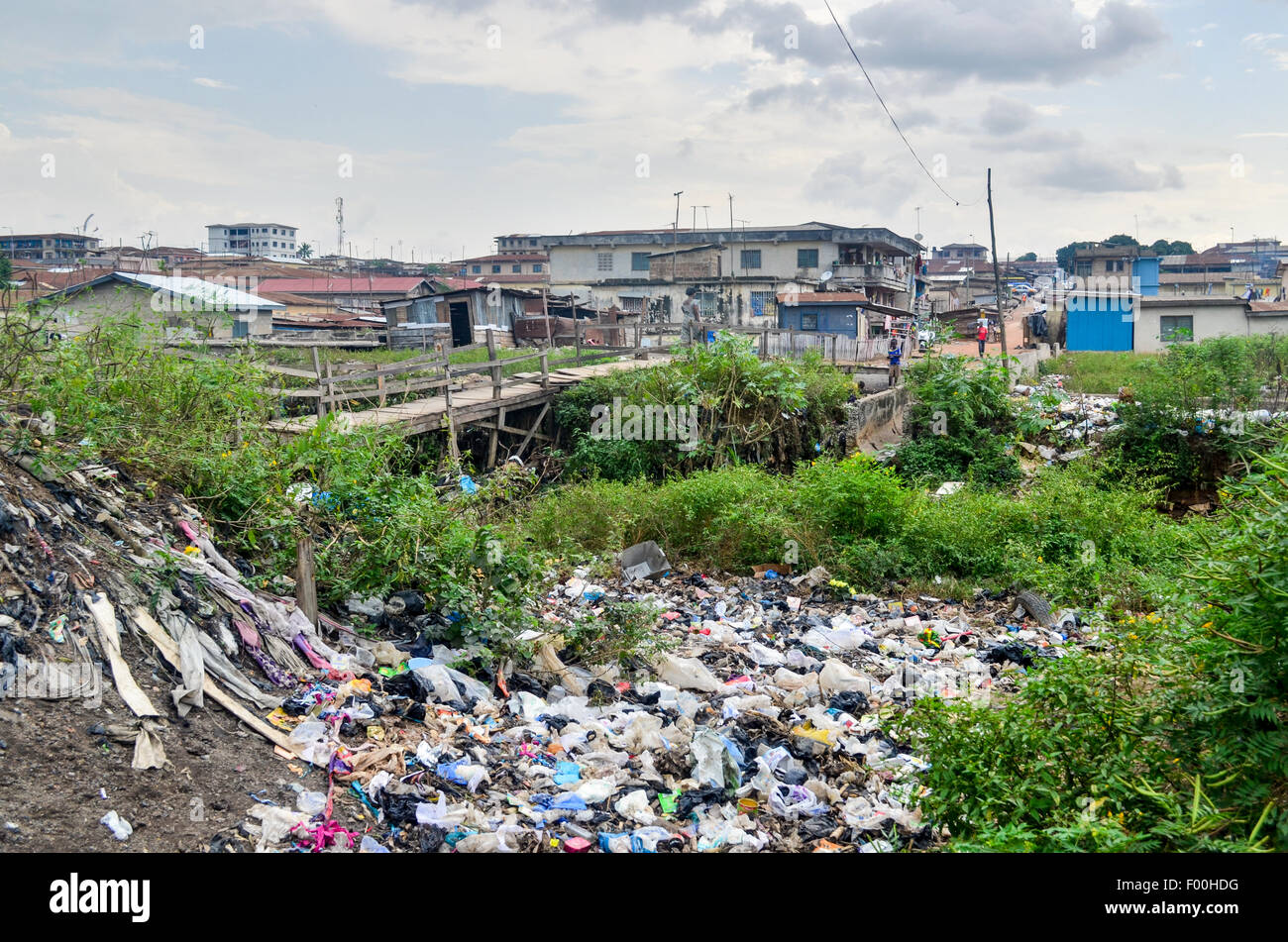 Trash in the poor suburbs of Kumasi, Ghana Stock Photo - Alamy