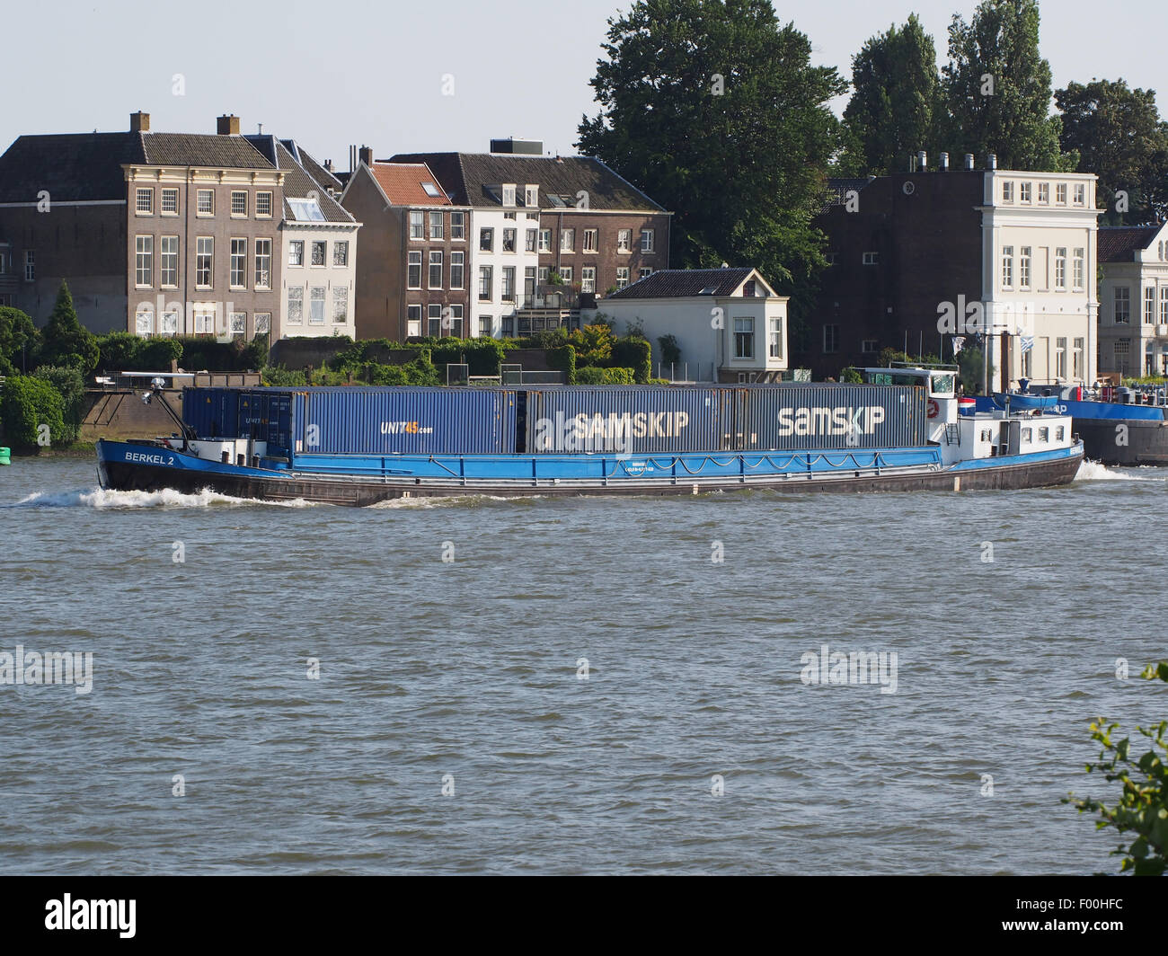 The Berkel 2, identified by ENI 06004201, operates on the Oude Maas ...