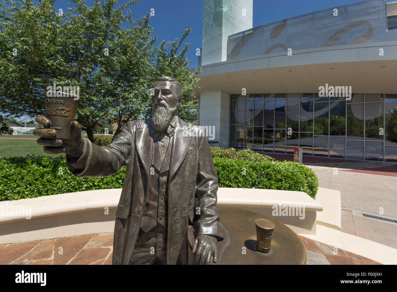 JOHN PEMBERTON STATUE WORLD OF COCA COLA MUSEUM (©ROSSER FABRAP 2005 ...