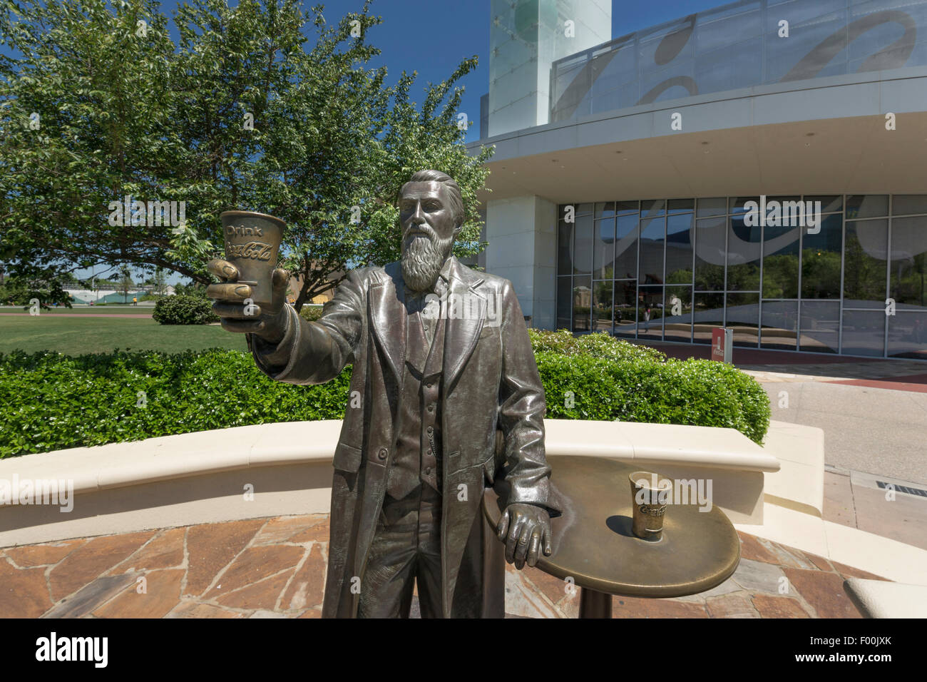 JOHN PEMBERTON STATUE WORLD OF COCA COLA MUSEUM (©ROSSER FABRAP 2005 ...