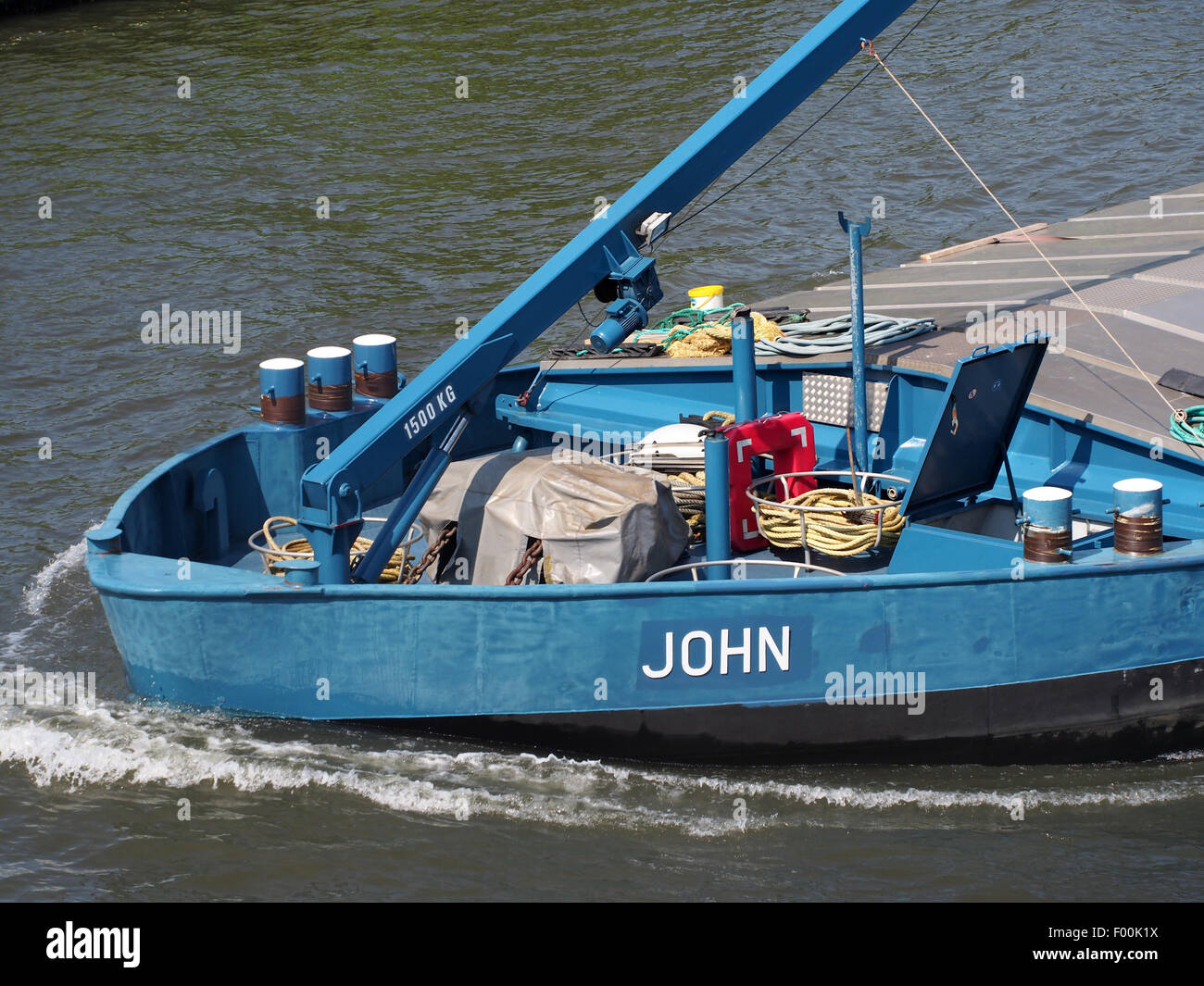 The 'John' (ENI 02314001) is cruising along the Amsterdam-Rijnkanaal, a ...