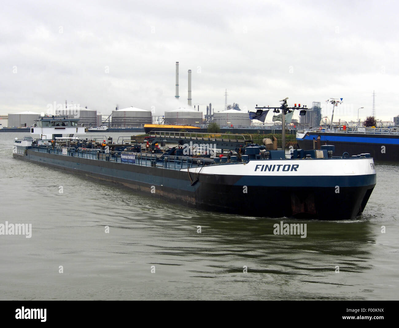 The 'MTS Fintor' (ENI 06003756) is pictured passing through the Van ...