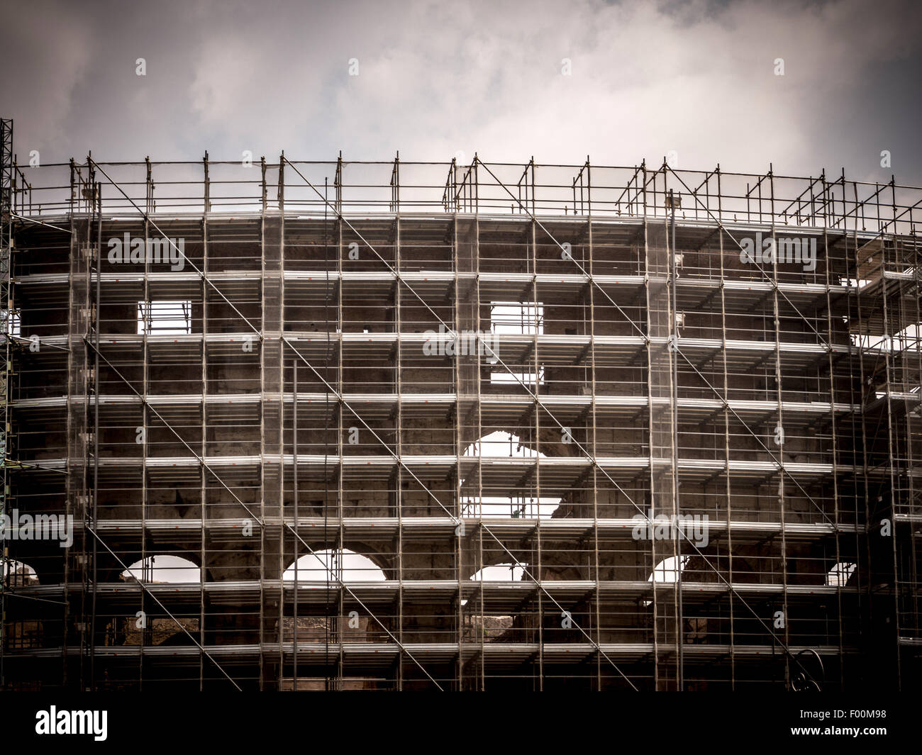 Colosseum scaffolding hi-res stock photography and images - Alamy