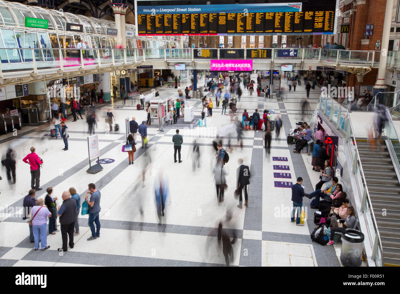 Commuters in Liverpool Street Station, London, UK Stock Photo - Alamy