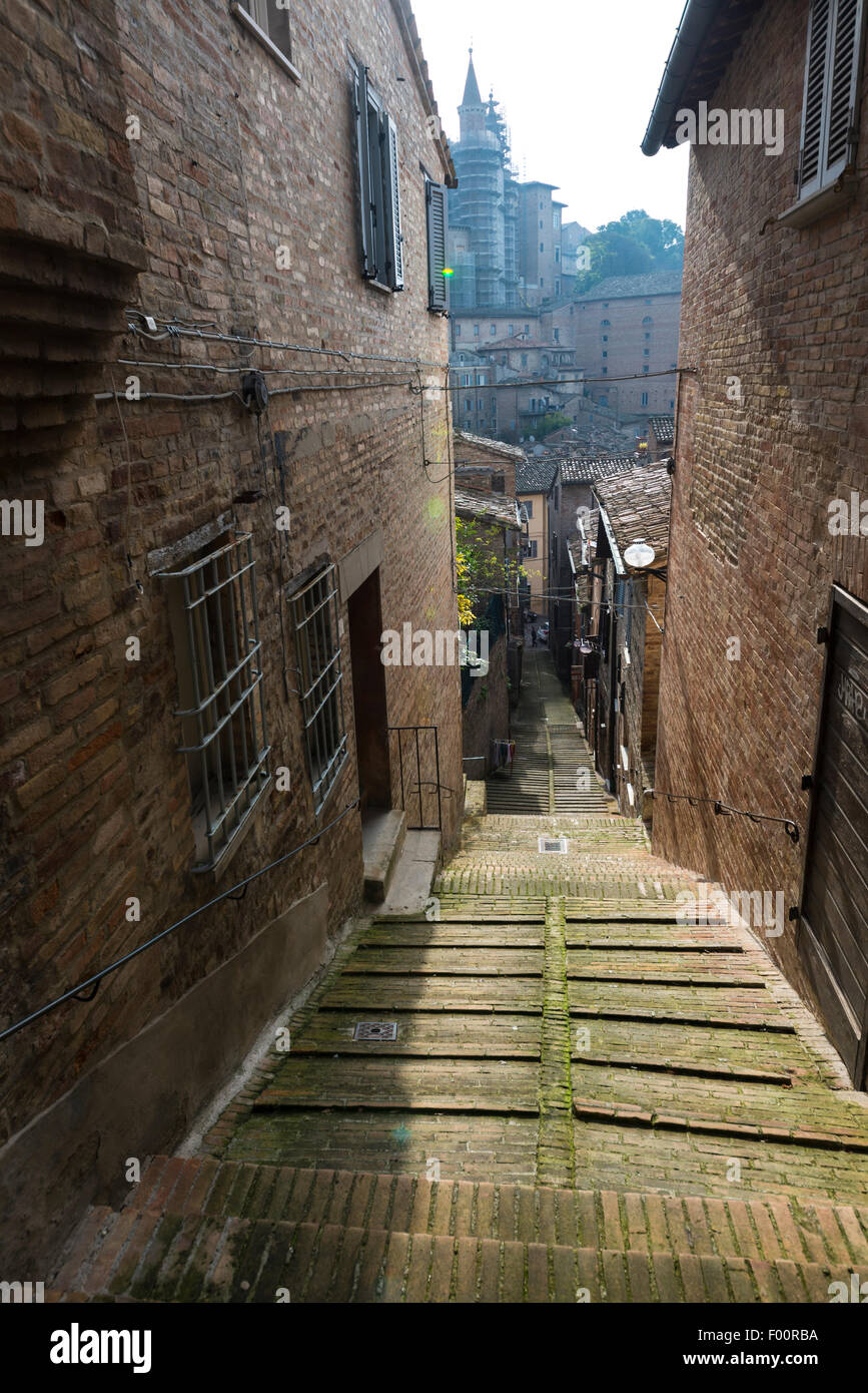 A narrow lane in Urbino, Italy Stock Photo - Alamy