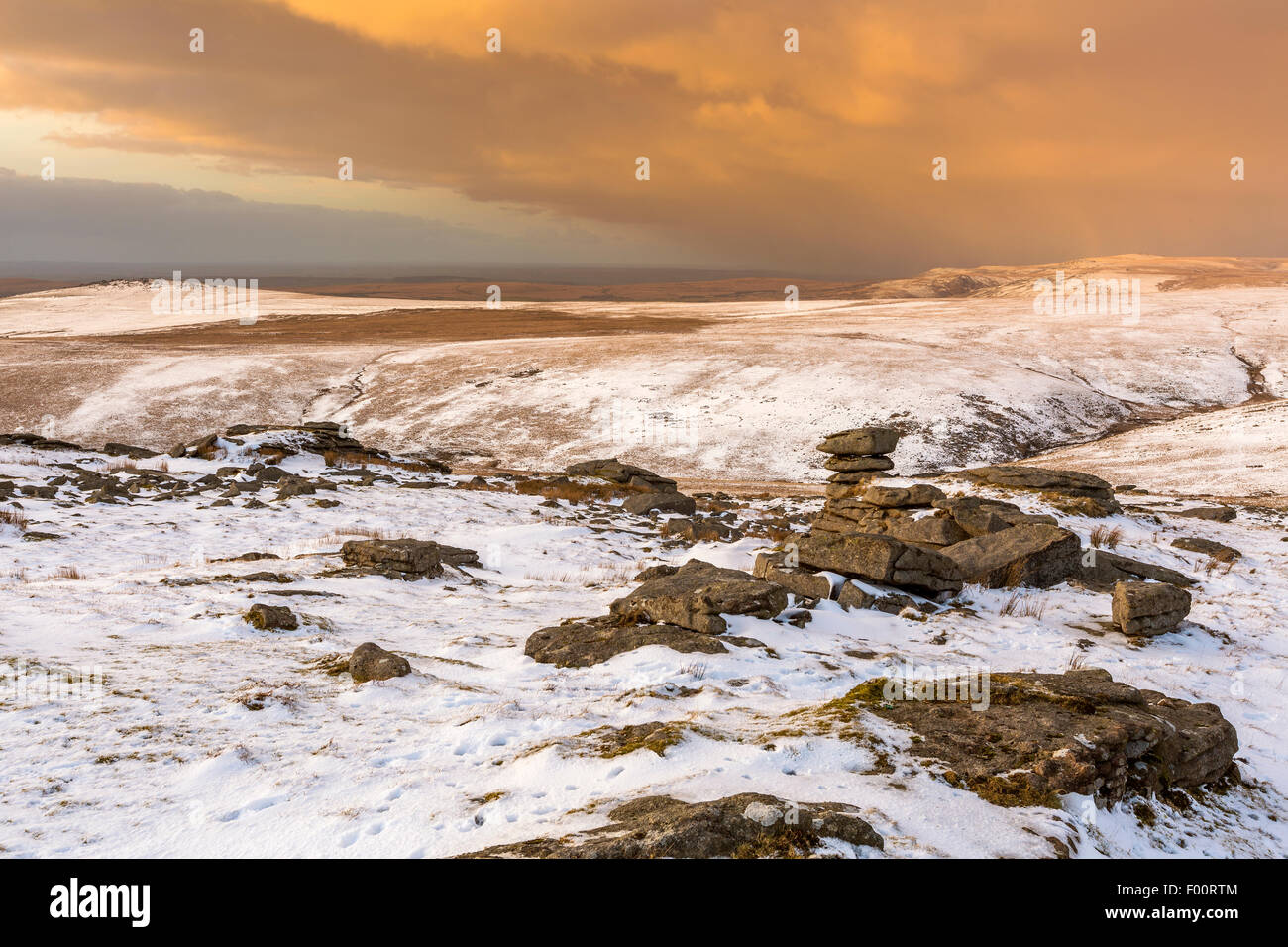 A view from Great Mis Tor, Dartmoor National Park, Devon, England ...