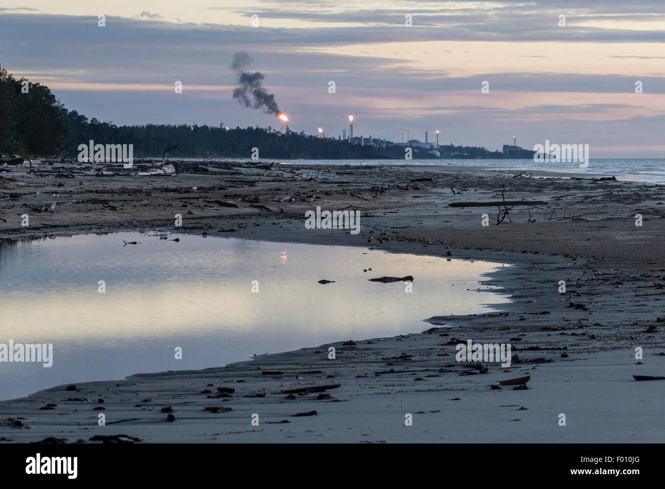 Flaring of gas hi-res stock photography and images - Alamy