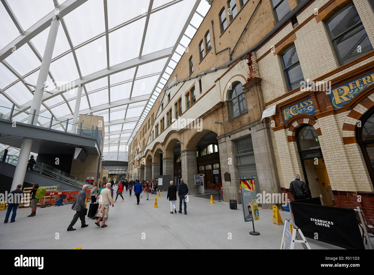 Manchester victoria railway station England UK Stock Photo - Alamy