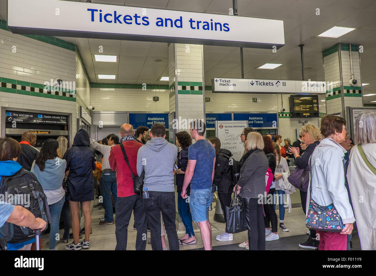 Rail strike. London Passenger Queue Stock Photo - Alamy