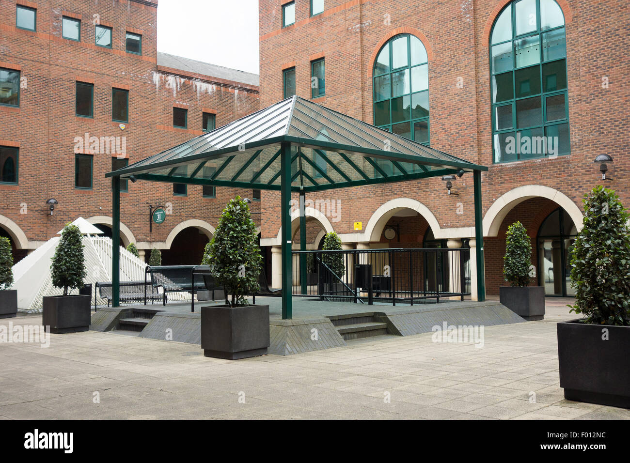 Communal garden square london hi-res stock photography and images - Alamy
