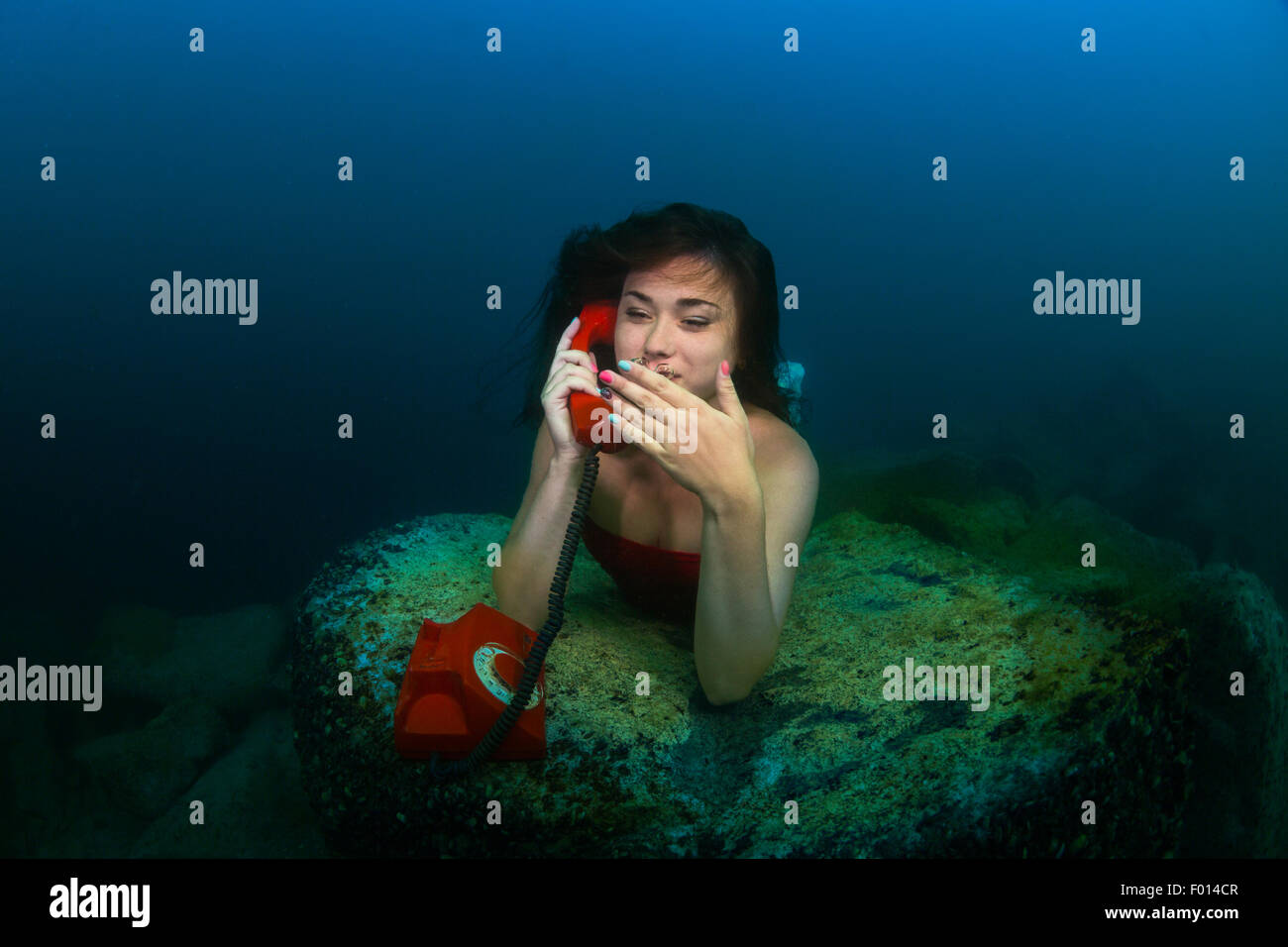 Underwater portrait of pretty woman Stock Photo - Alamy