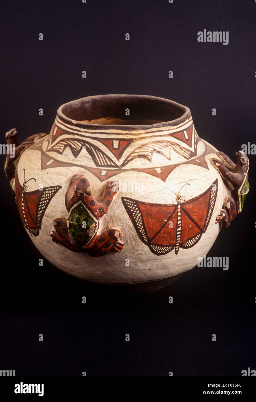 Zuni craft hi-res stock photography and images - Alamy