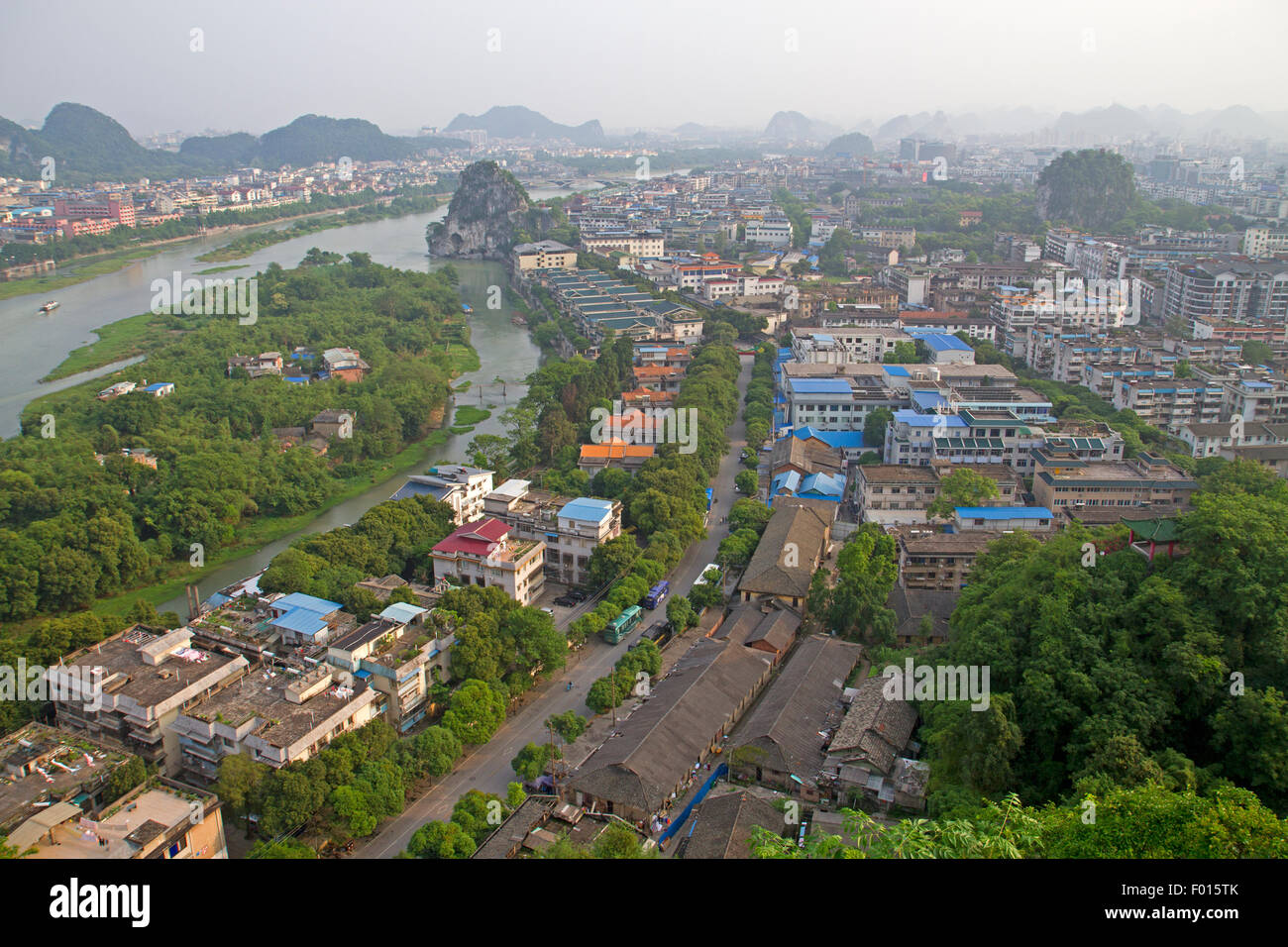 The Li River, running through the city of Guilin Stock Photo - Alamy