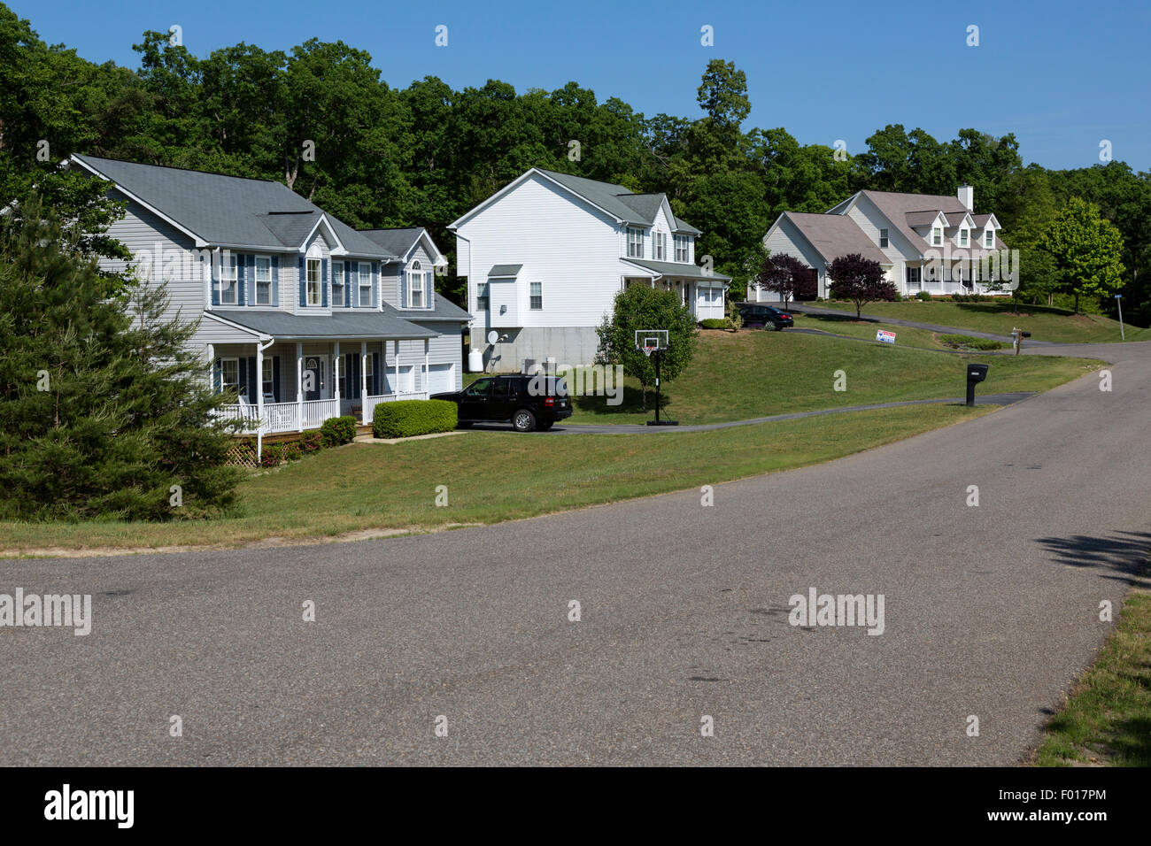 Typical suburban street hi-res stock photography and images - Alamy