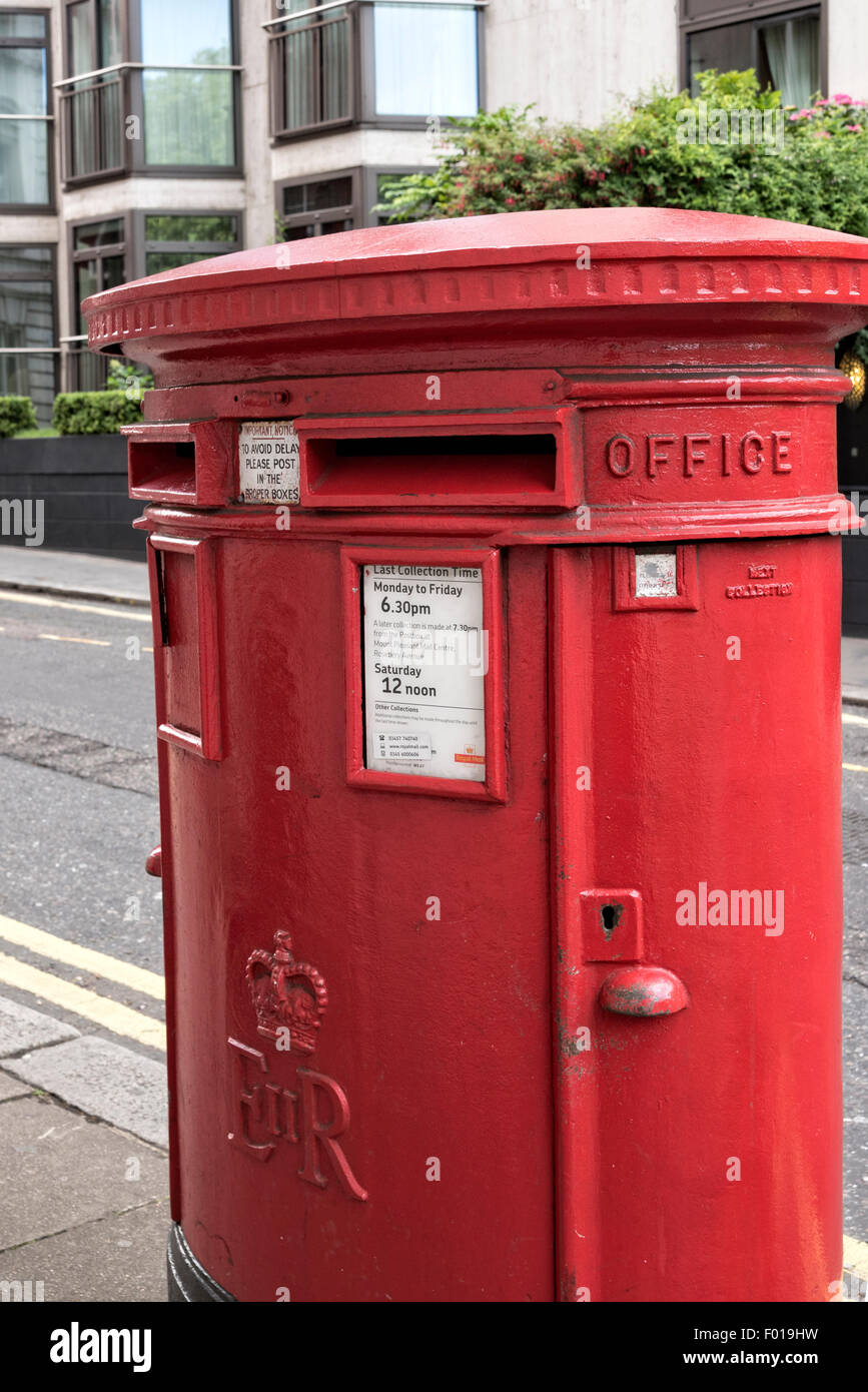 British letter box hi-res stock photography and images - Alamy