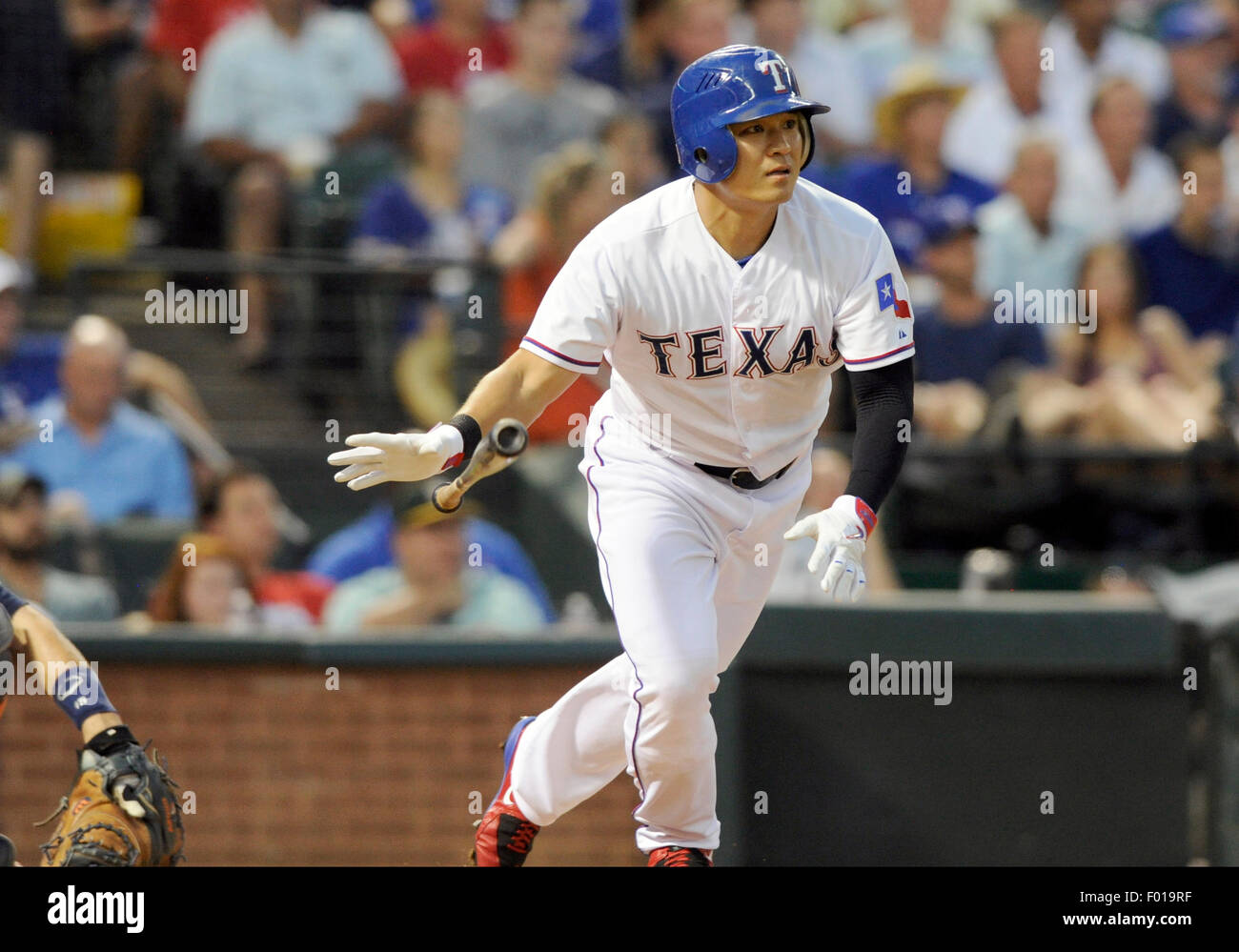 AUG 04, 2015: Texas Rangers right fielder Shin-Soo Choo #17 during an ...