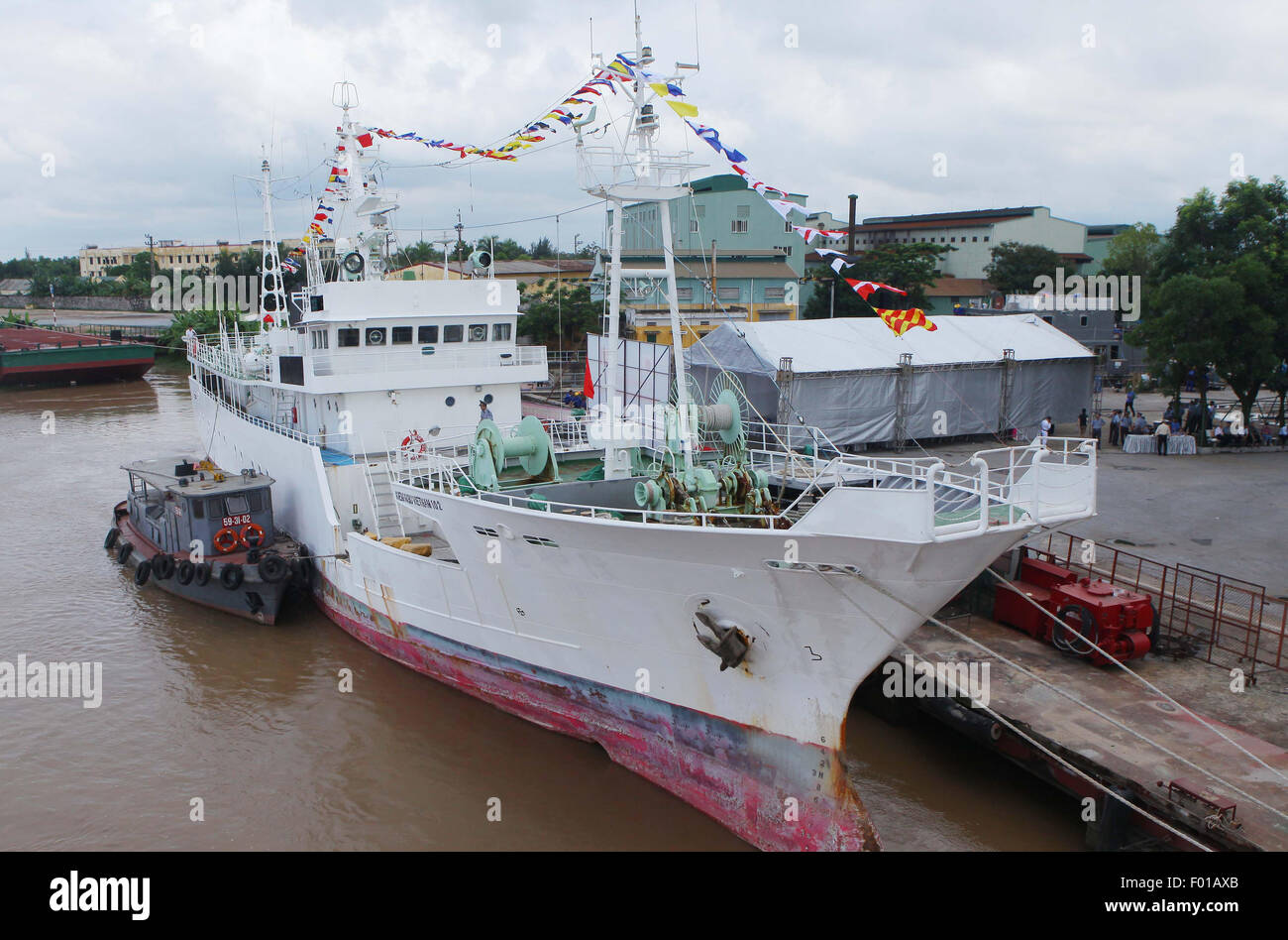 Hanoi. 5th Aug, 2015. Photo taken on Aug. 5, 2015 shows a ship that ...