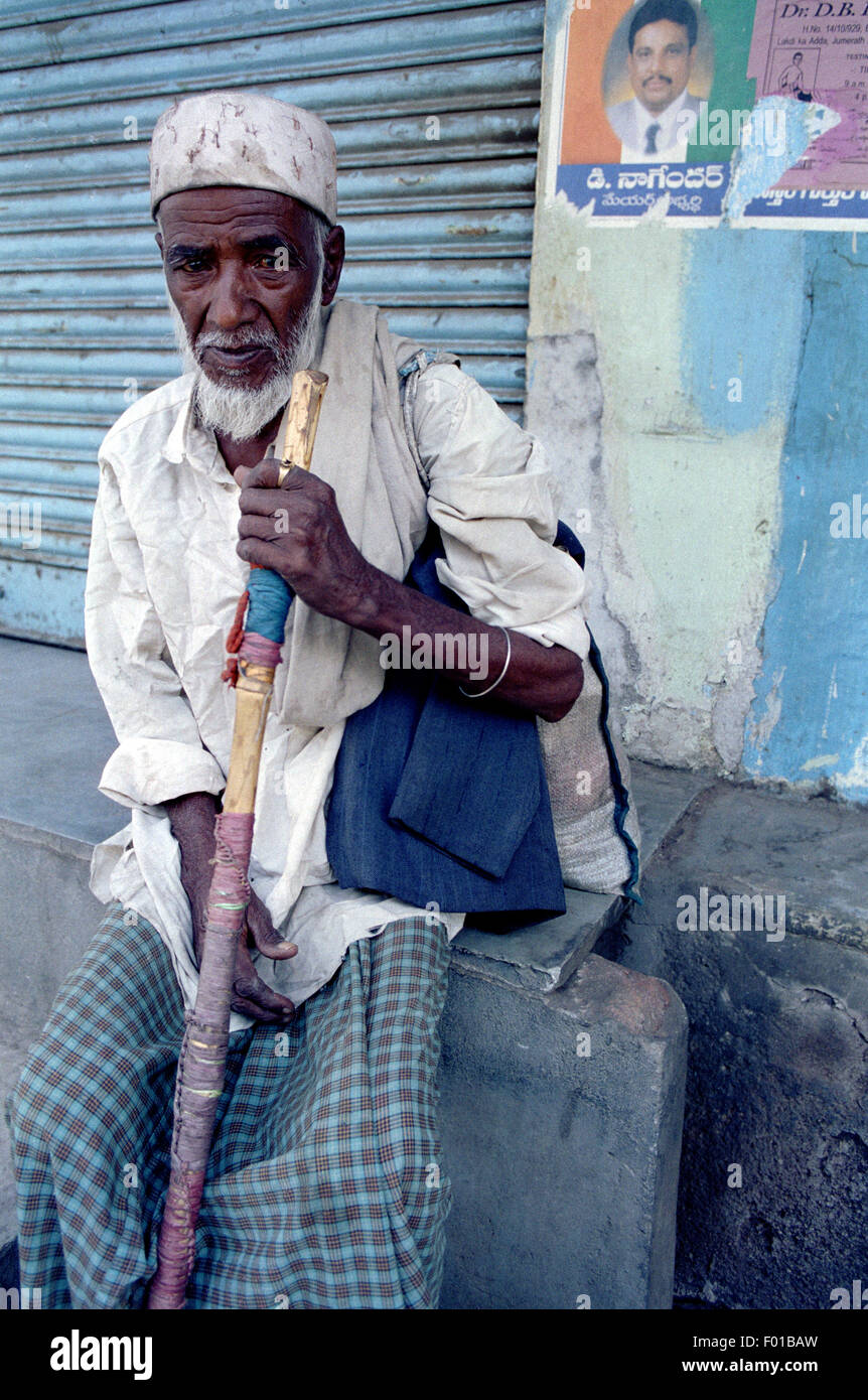 old man india brian mcguire Stock Photo - Alamy