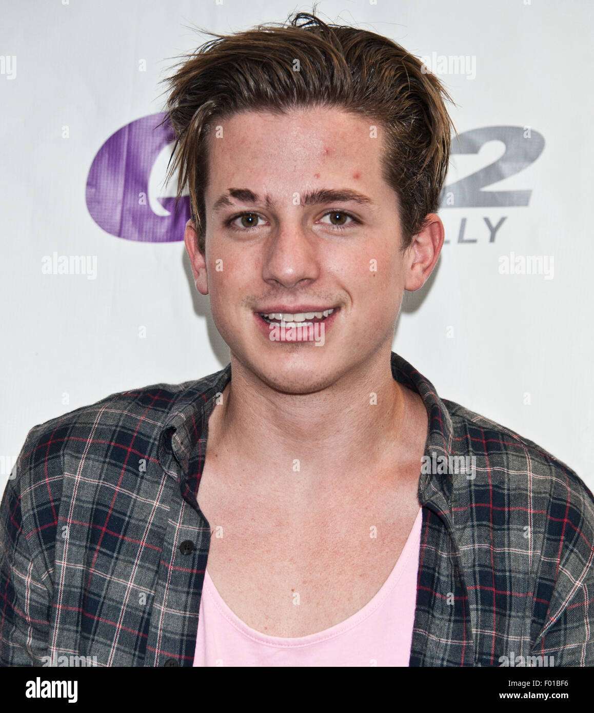 Charlie puth hi-res stock photography and images - Alamy